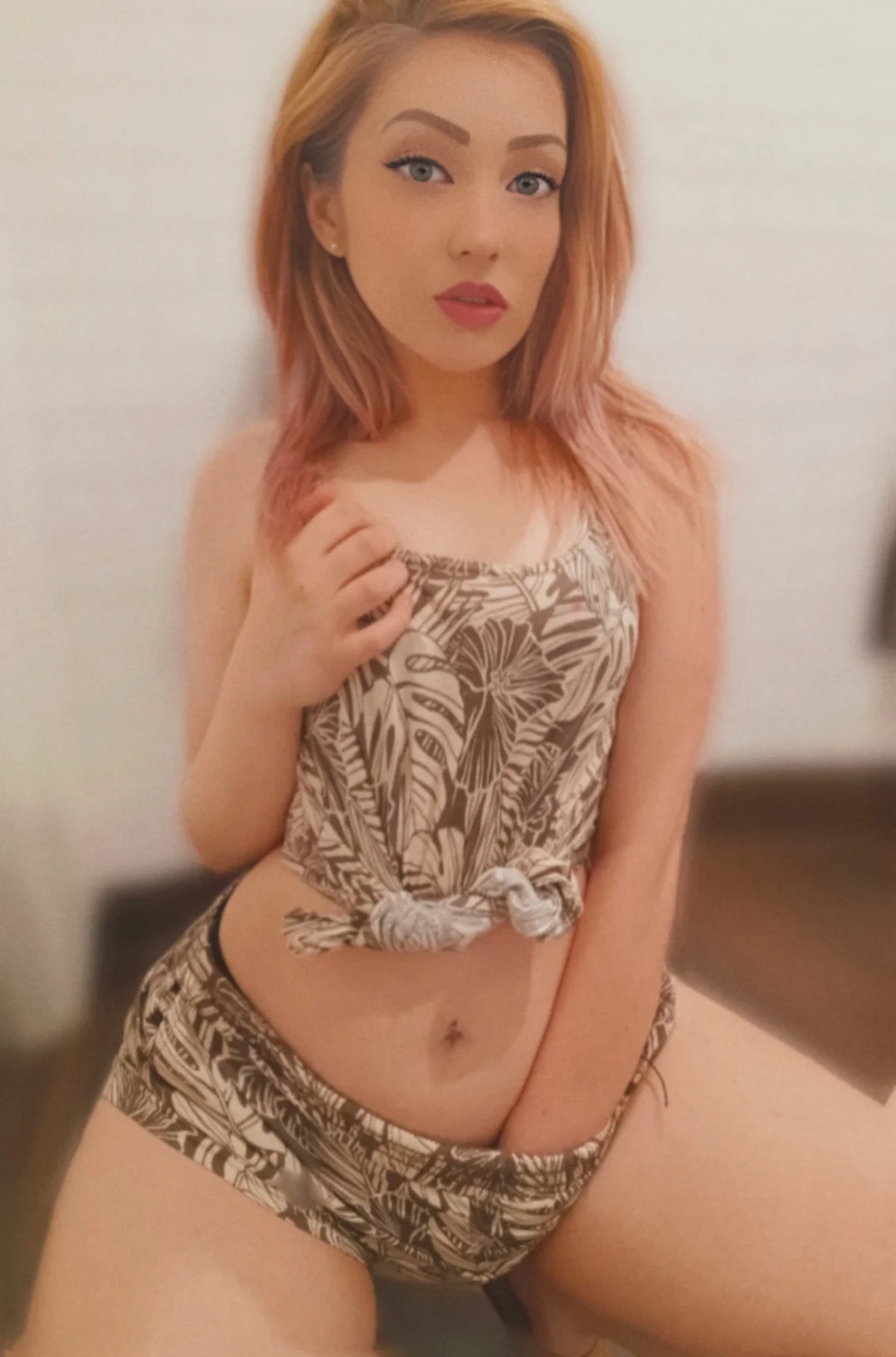 Notorious for being the girl always showing her midriff lol | Scrolller