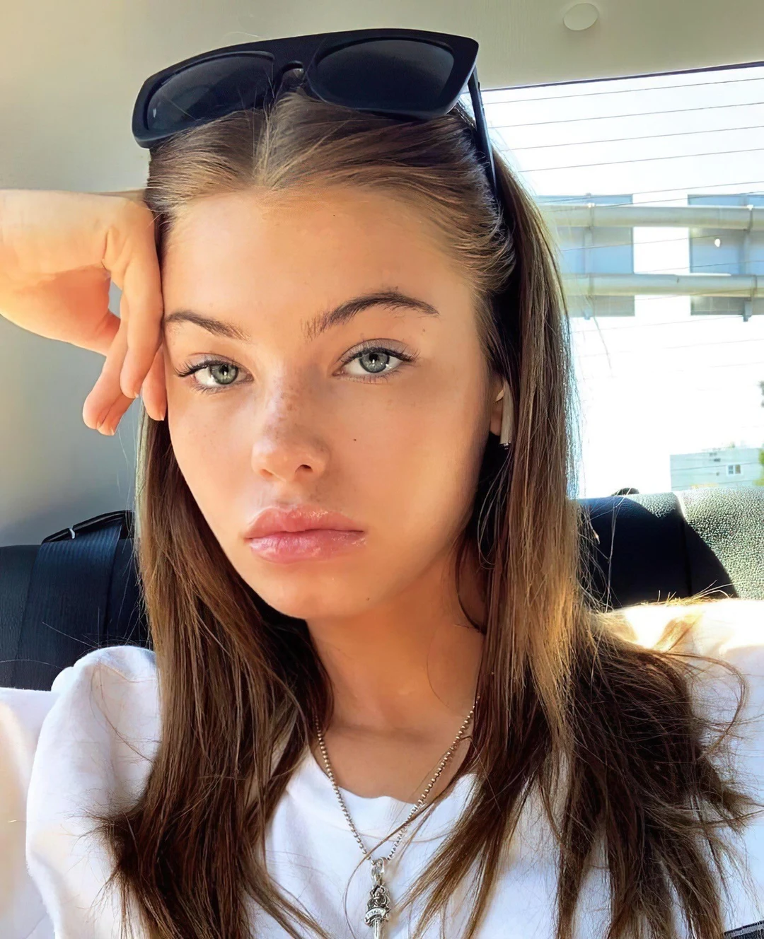 Katya “Kate” Li | Scrolller