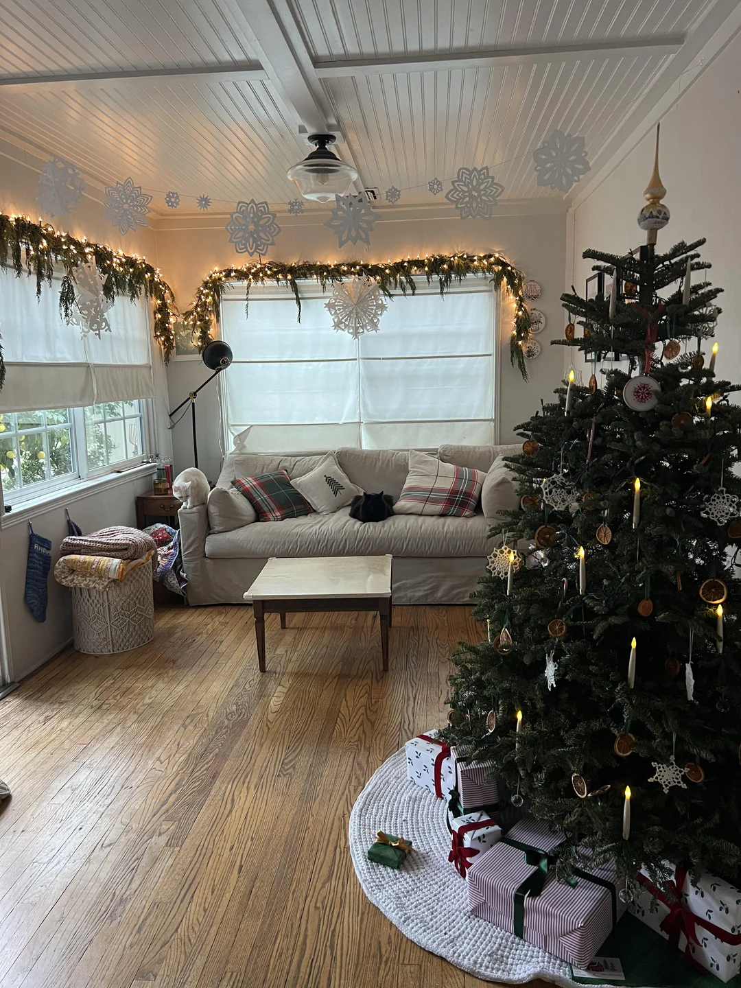 Cozy and festive on a gloomy day ☺️ | Scrolller