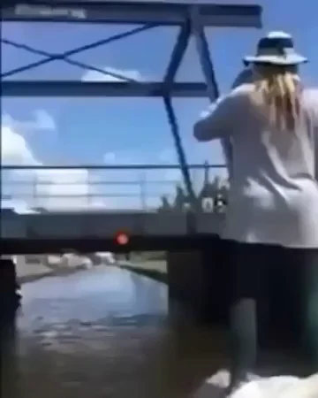 HMC, I will go over the bridge | Scrolller