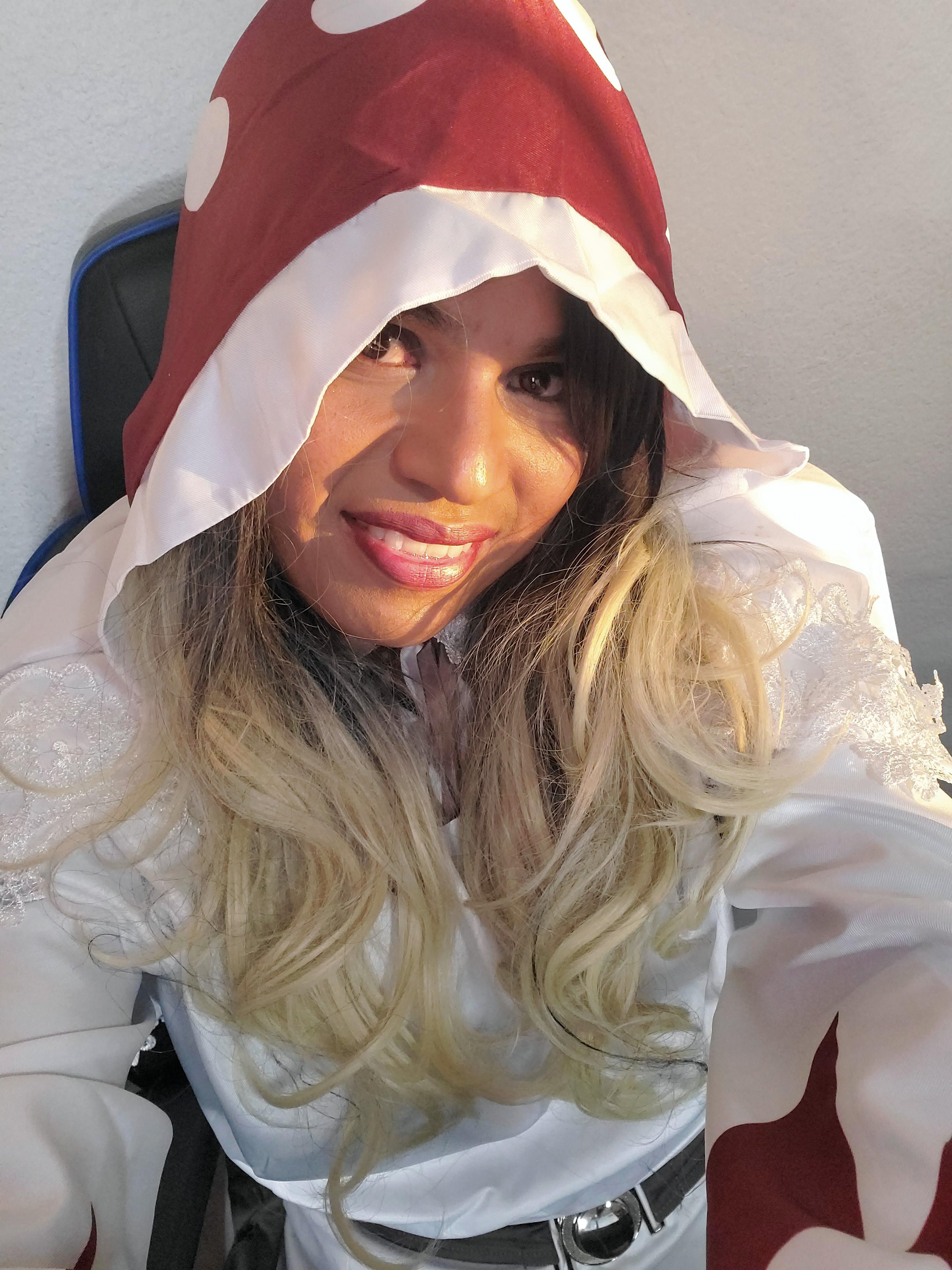 My white mage cosplay! I tried my best for the series I love | Scrolller