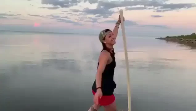 HMC while I hold this long pole | Scrolller