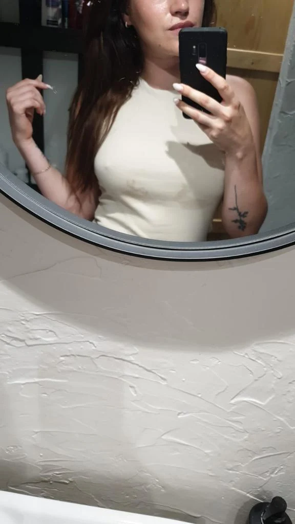 Braless and sweaty | Scrolller