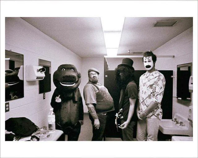 Nirvana backstage on Halloween, 1993, Cobain is Barney | Scrolller