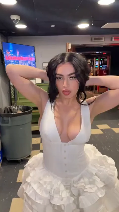 Charli XCX | Scrolller