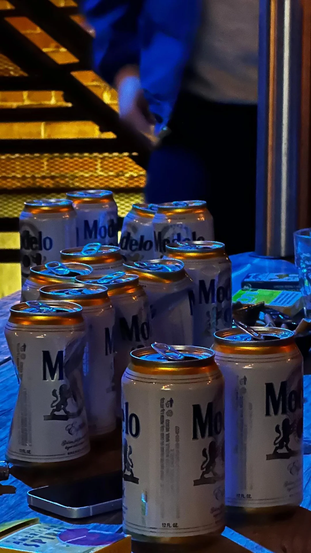 Modelos and cigs ftw | Scrolller