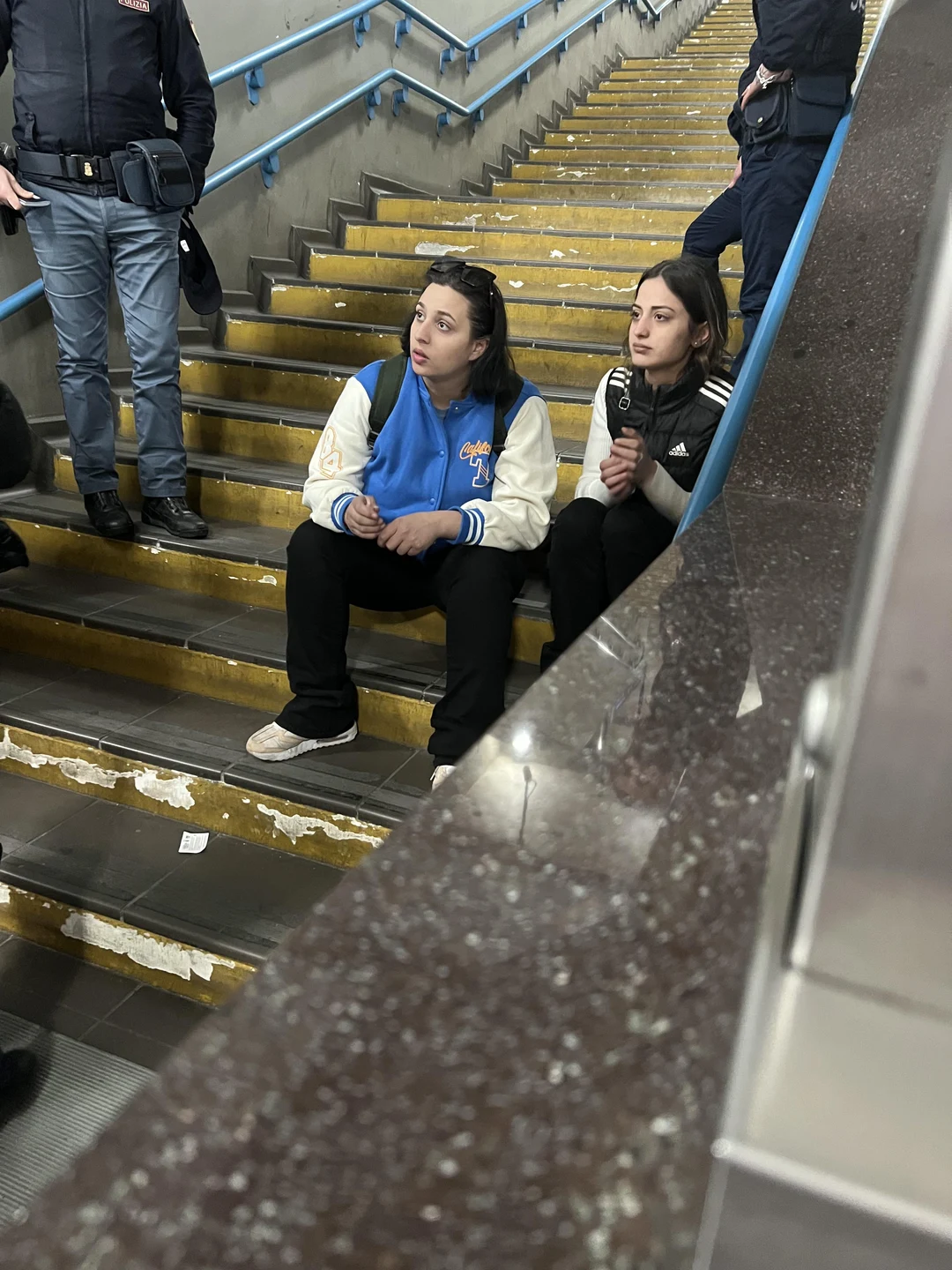 Warning! Watch out for these two pickpockets in the Milan subway. | Scrolller