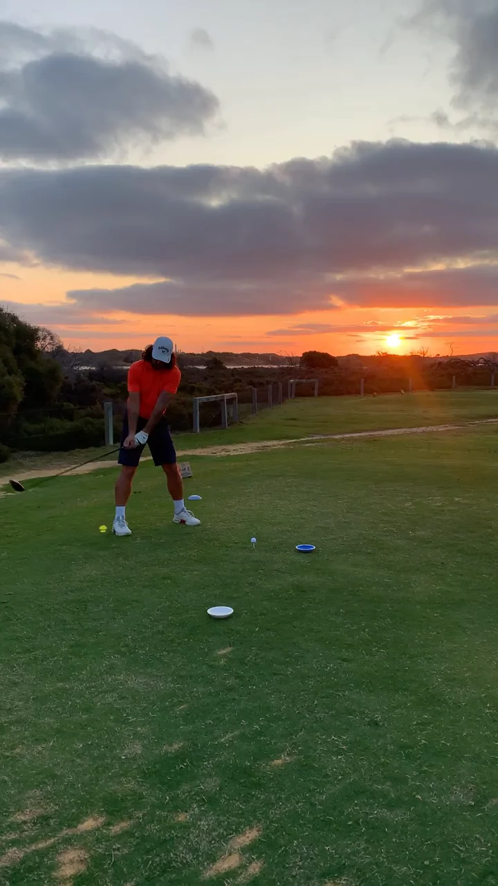 Finished off Sunday with some twilight golf chasing the sun! | Scrolller