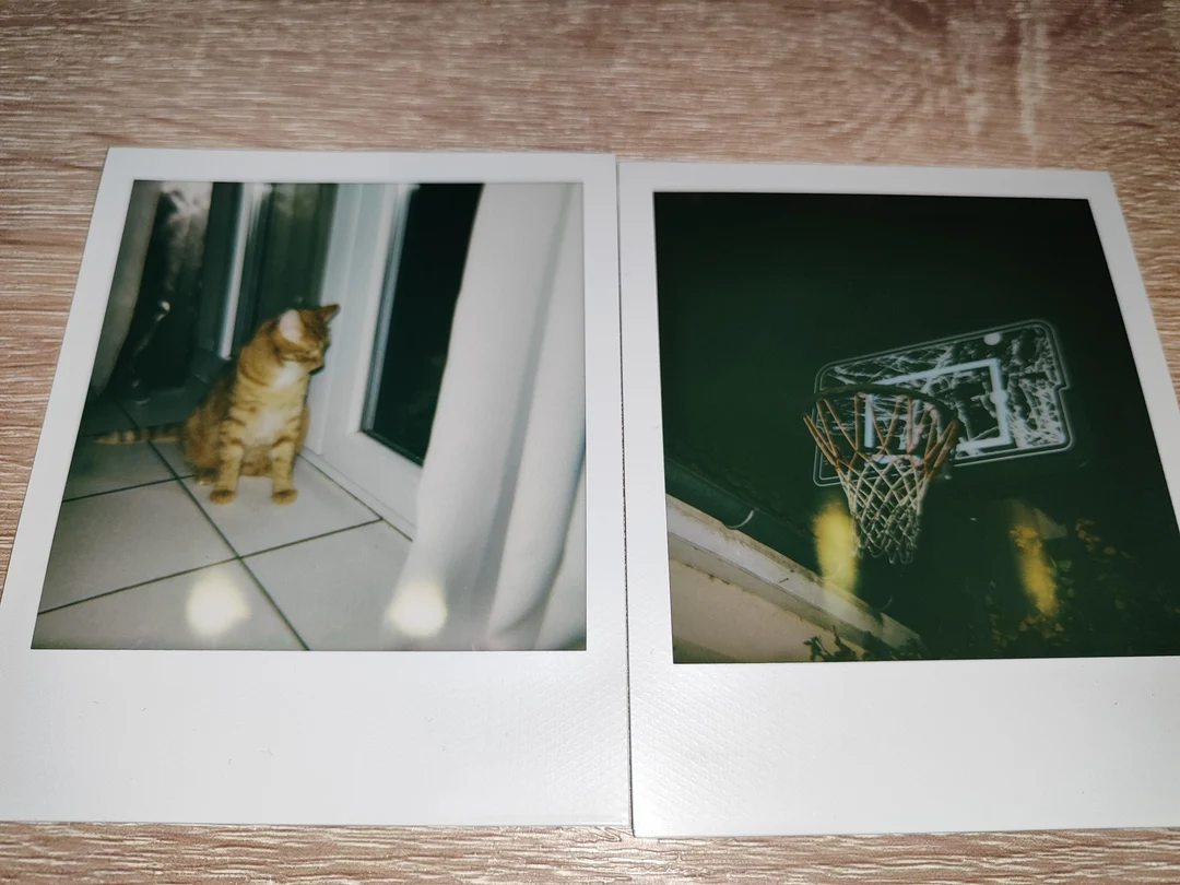 Problem : 2 white spots | Scrolller