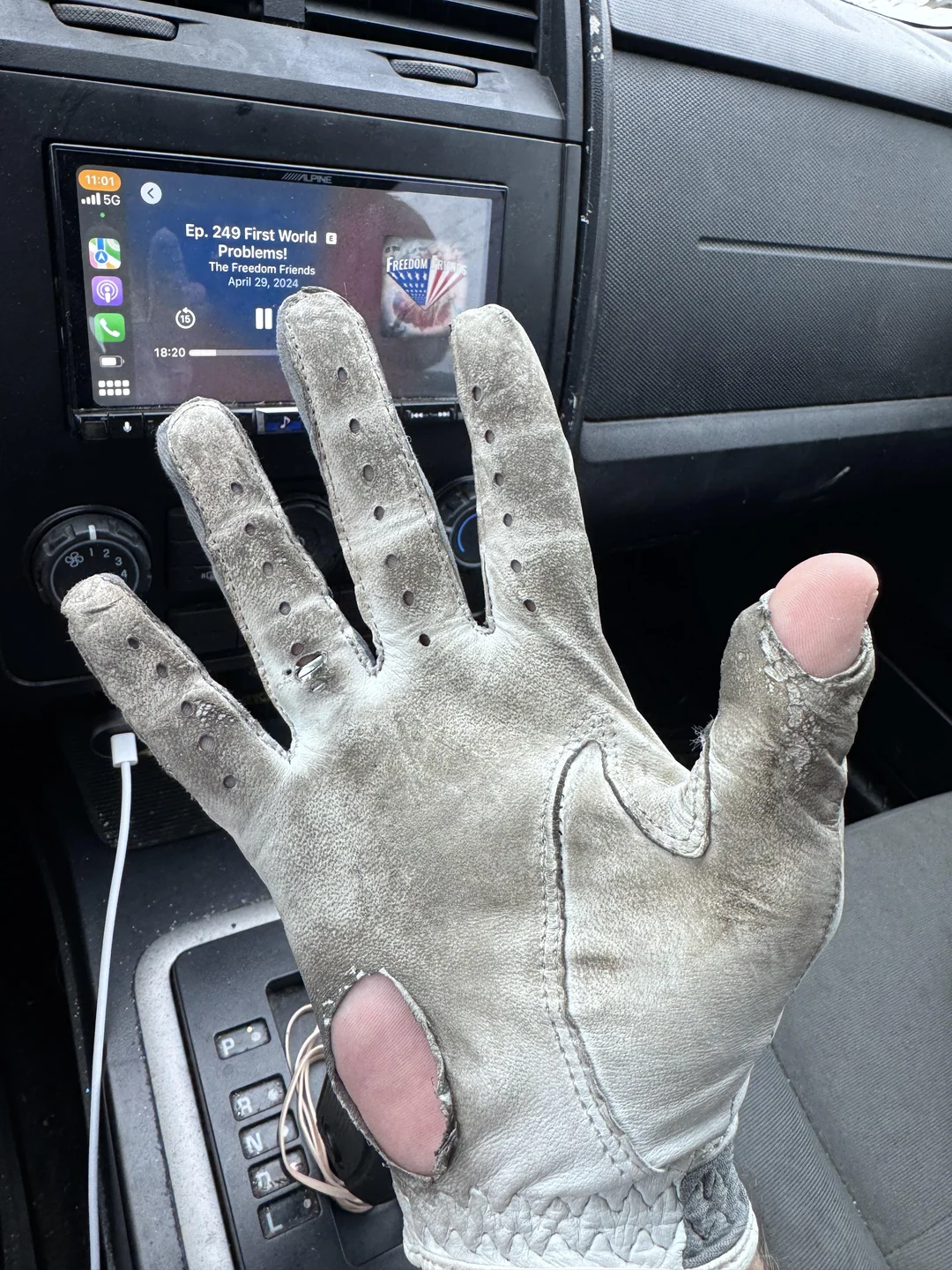 Might be time for a new glove | Scrolller
