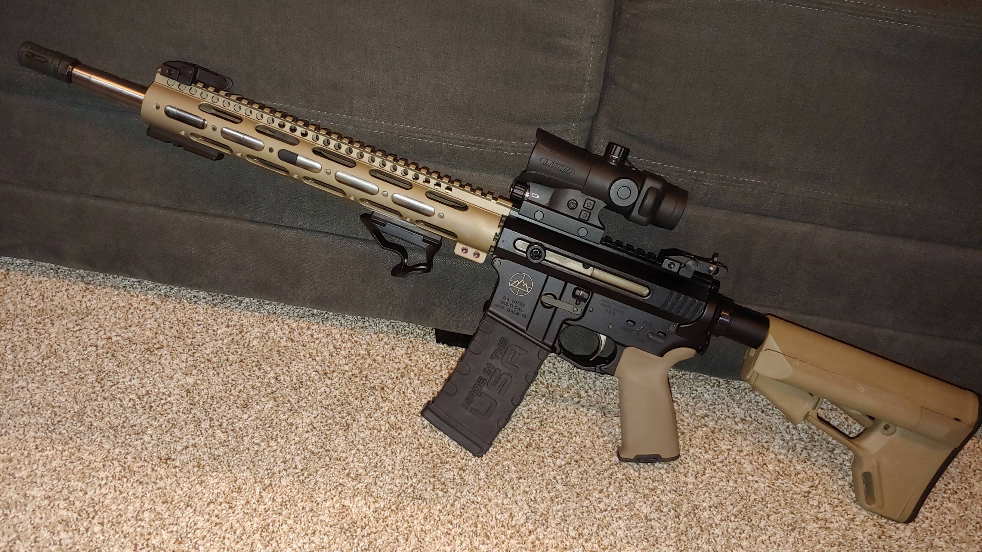 Custom side charging AR | Scrolller