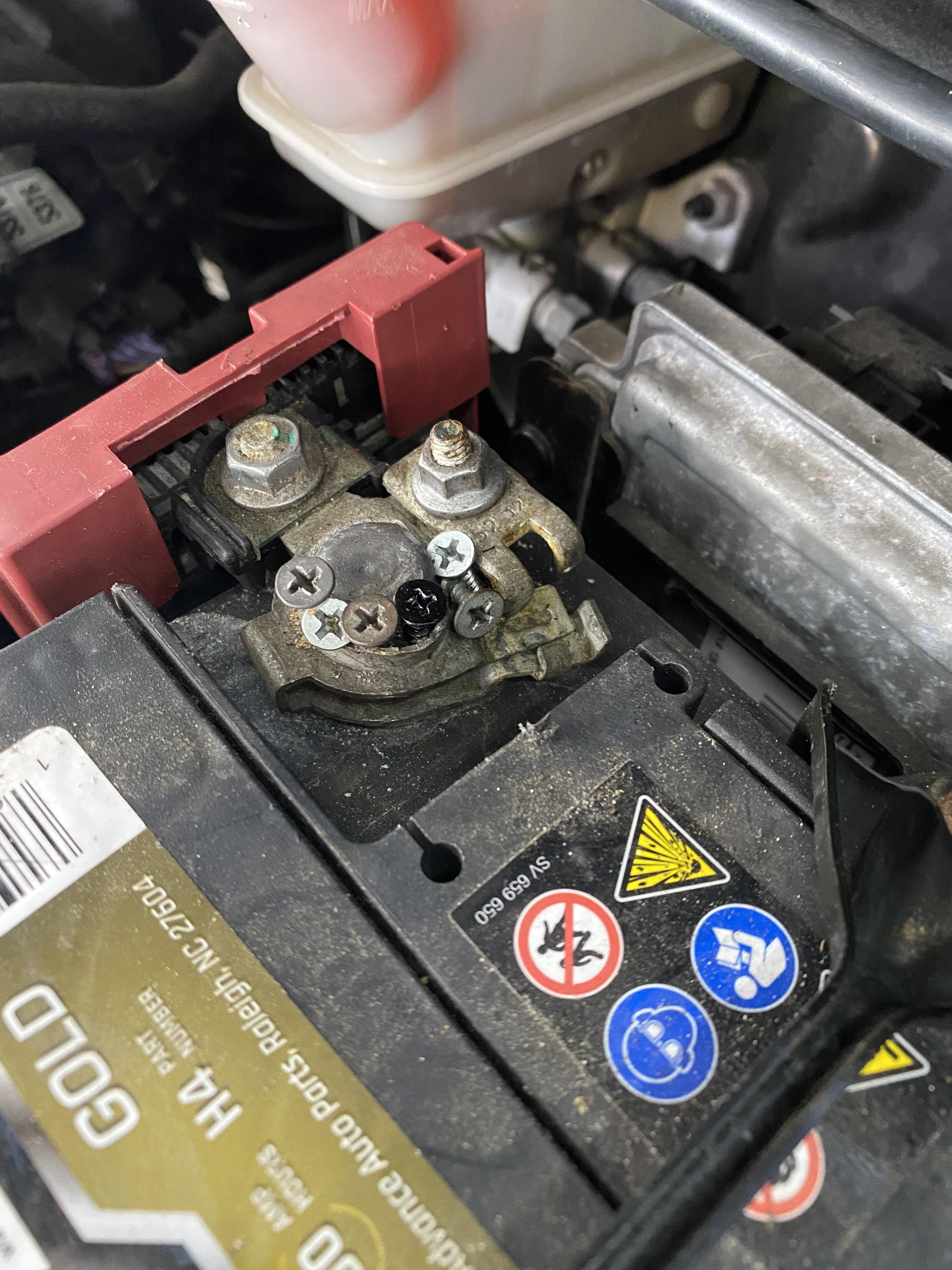 Dat battery install tho | Scrolller