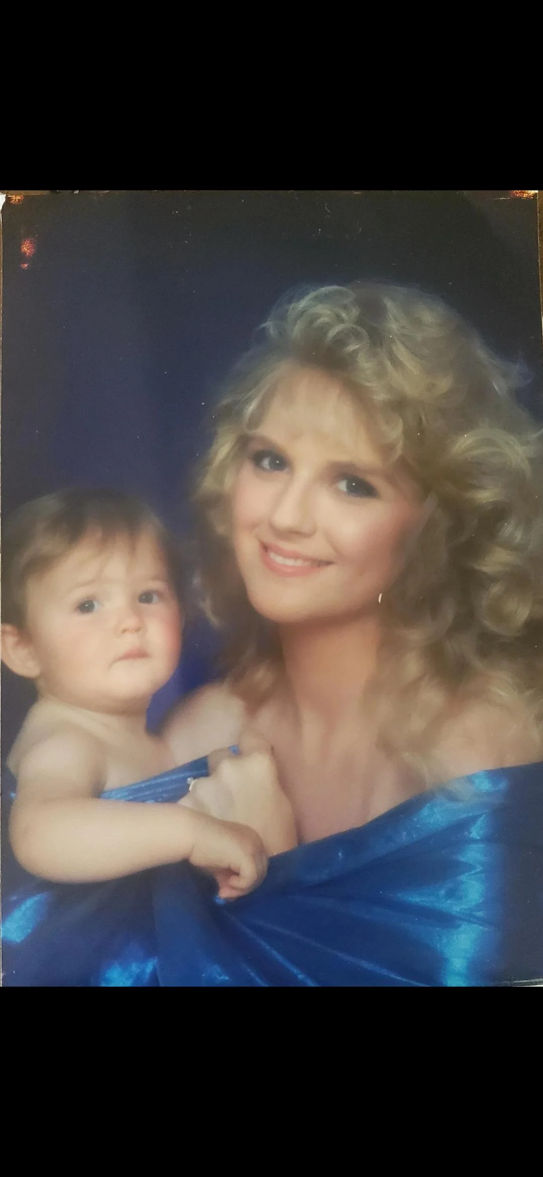 My Mom And Oldest Sister In The Mid 90s Scrolller