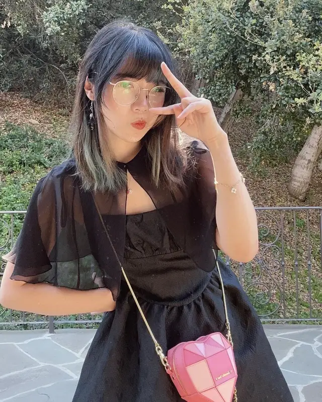 More lily | Scrolller