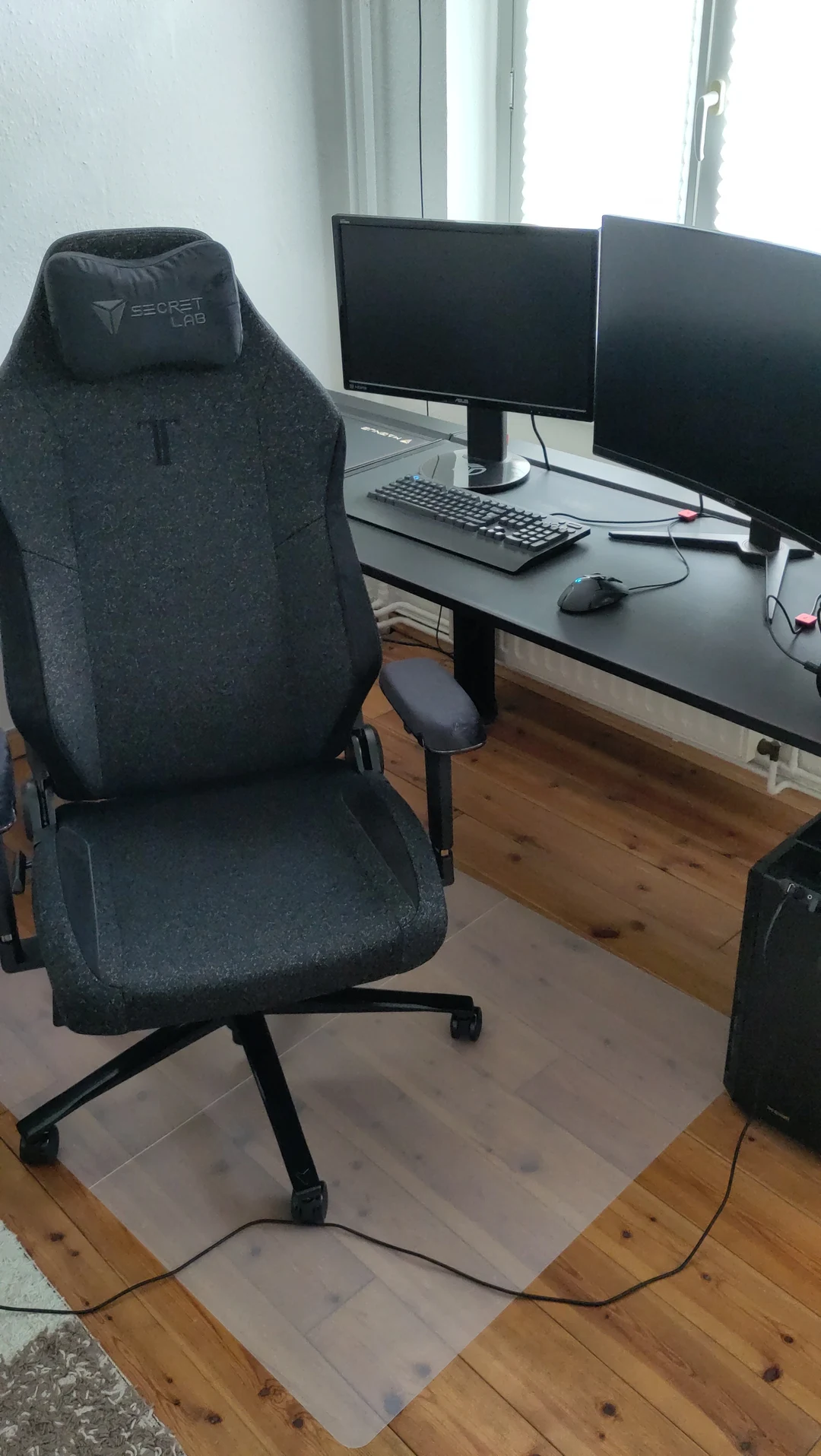 Setup complete #Secretlab | Scrolller