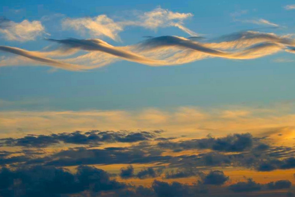A cloud (x-post /r/Clouds) | Scrolller