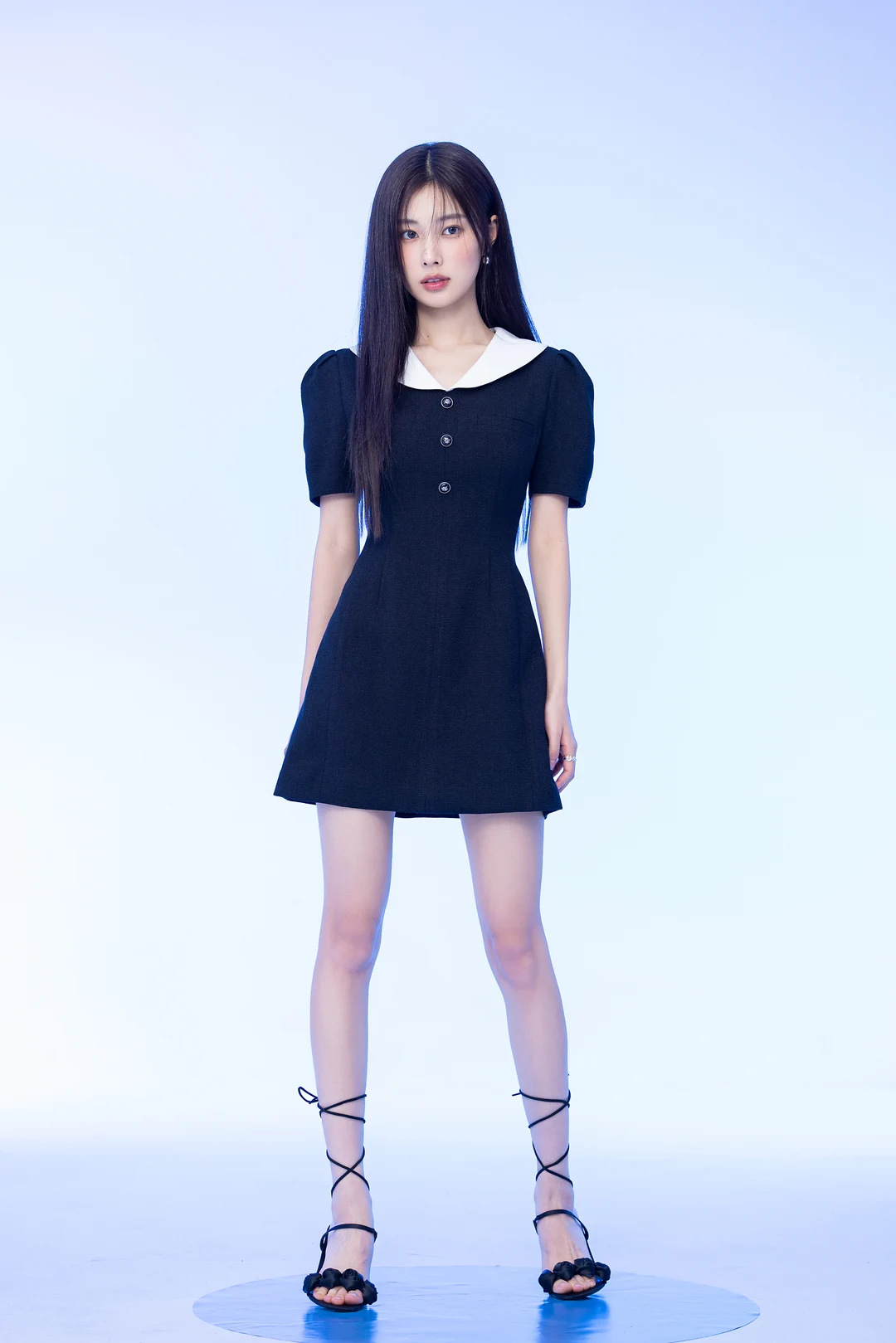 IZ*ONE - Hyewon | Scrolller