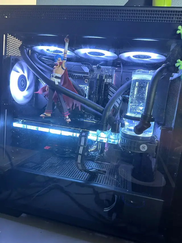 First ever custom loop watercooled build | Scrolller