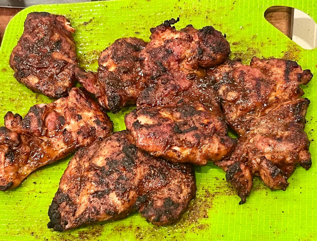 How do you rate my char grilled BBQ chicken thighs? | Scrolller