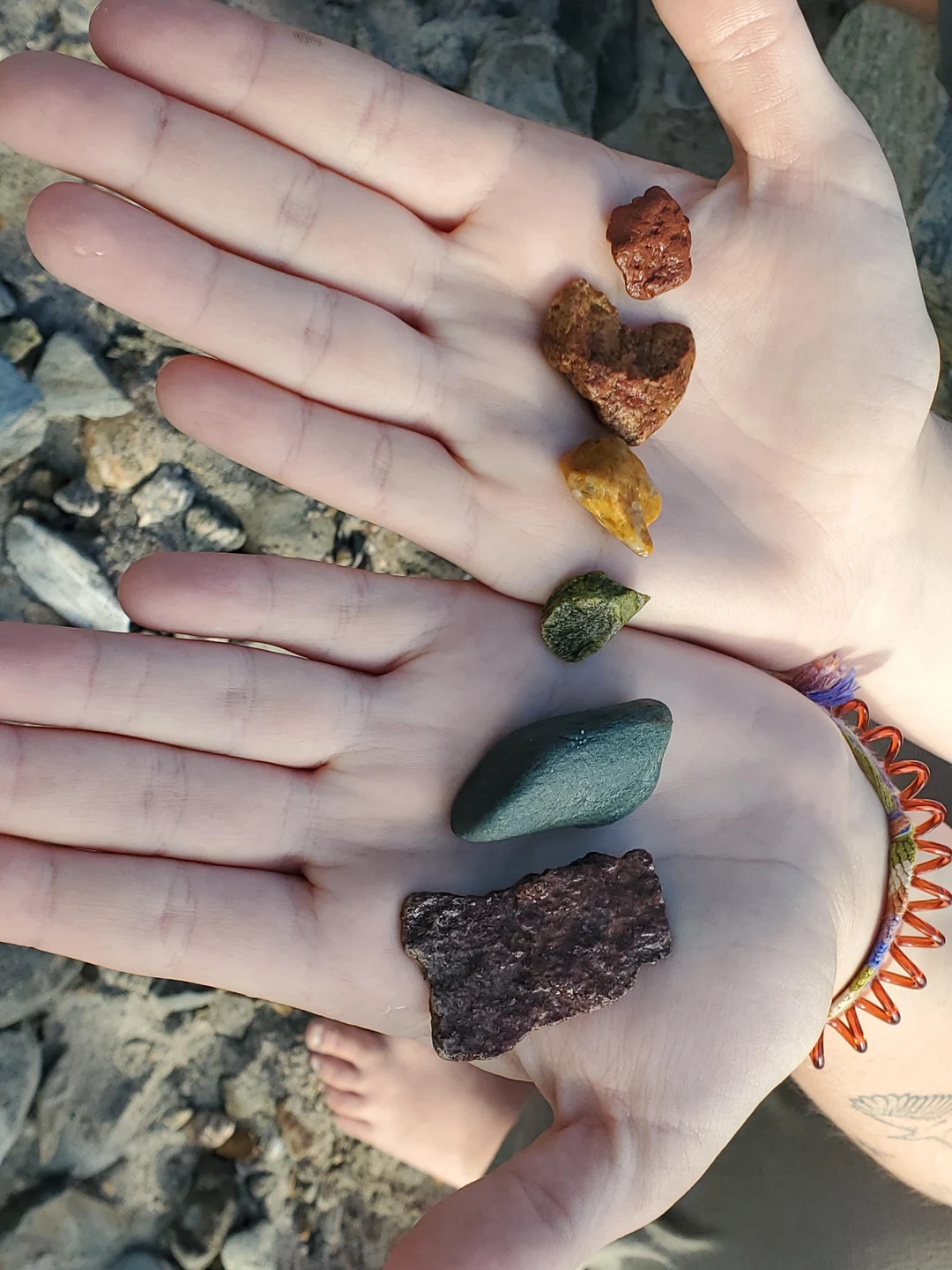 [rocks] GRUVBOX ! ! ! | Scrolller