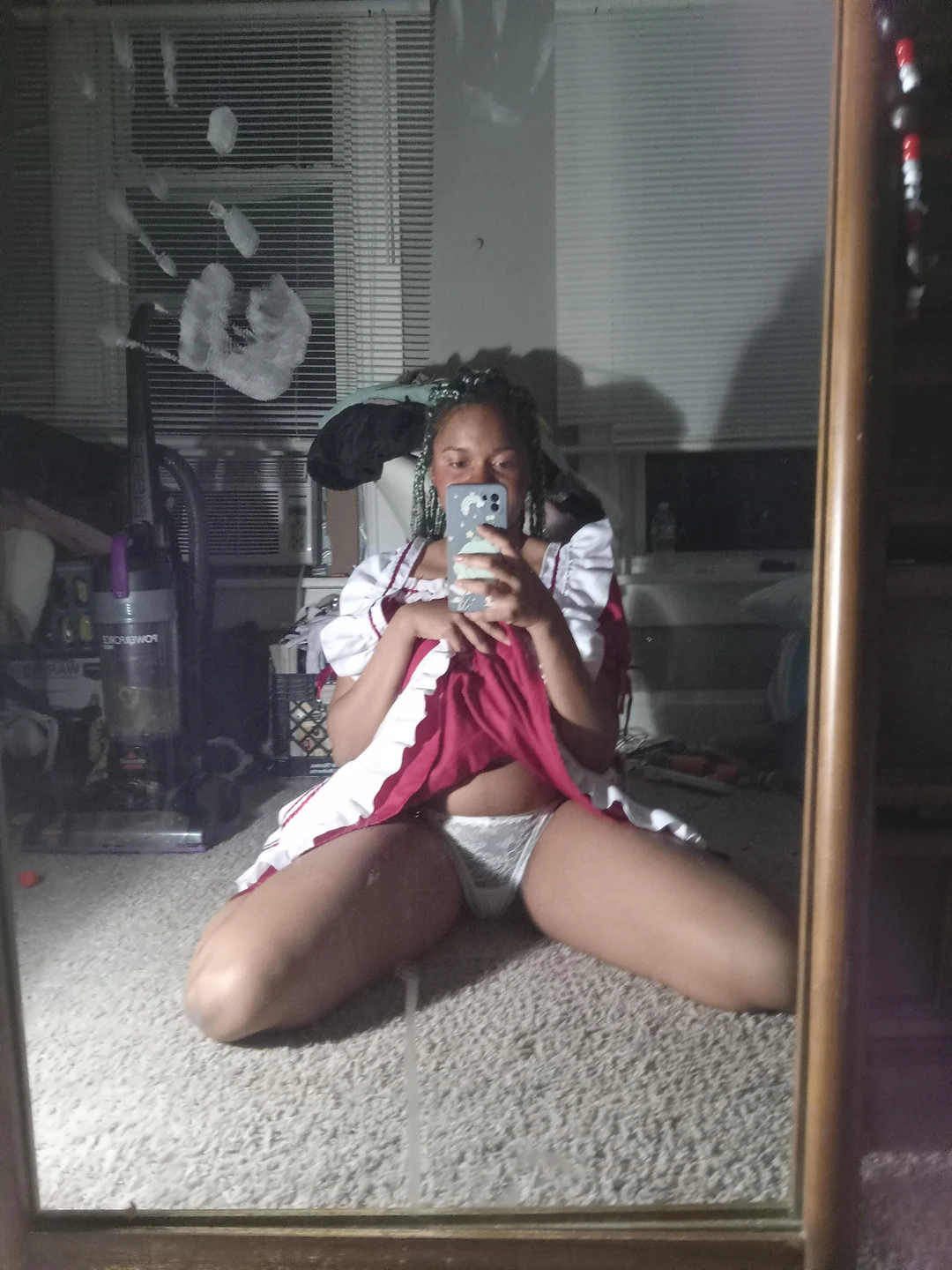 Maid by Roxanne (me) 💕 | Scrolller