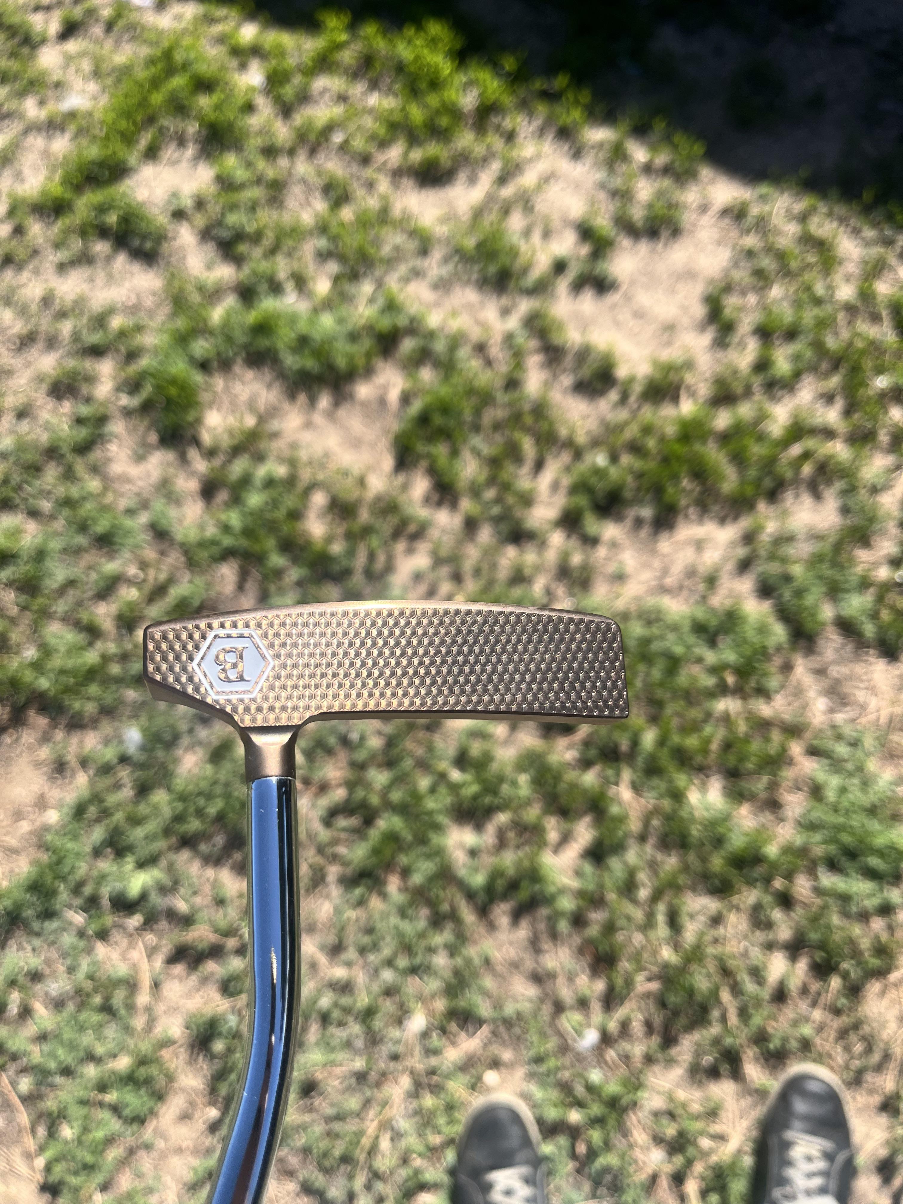 I got a new job so I got a new putter. | Scrolller