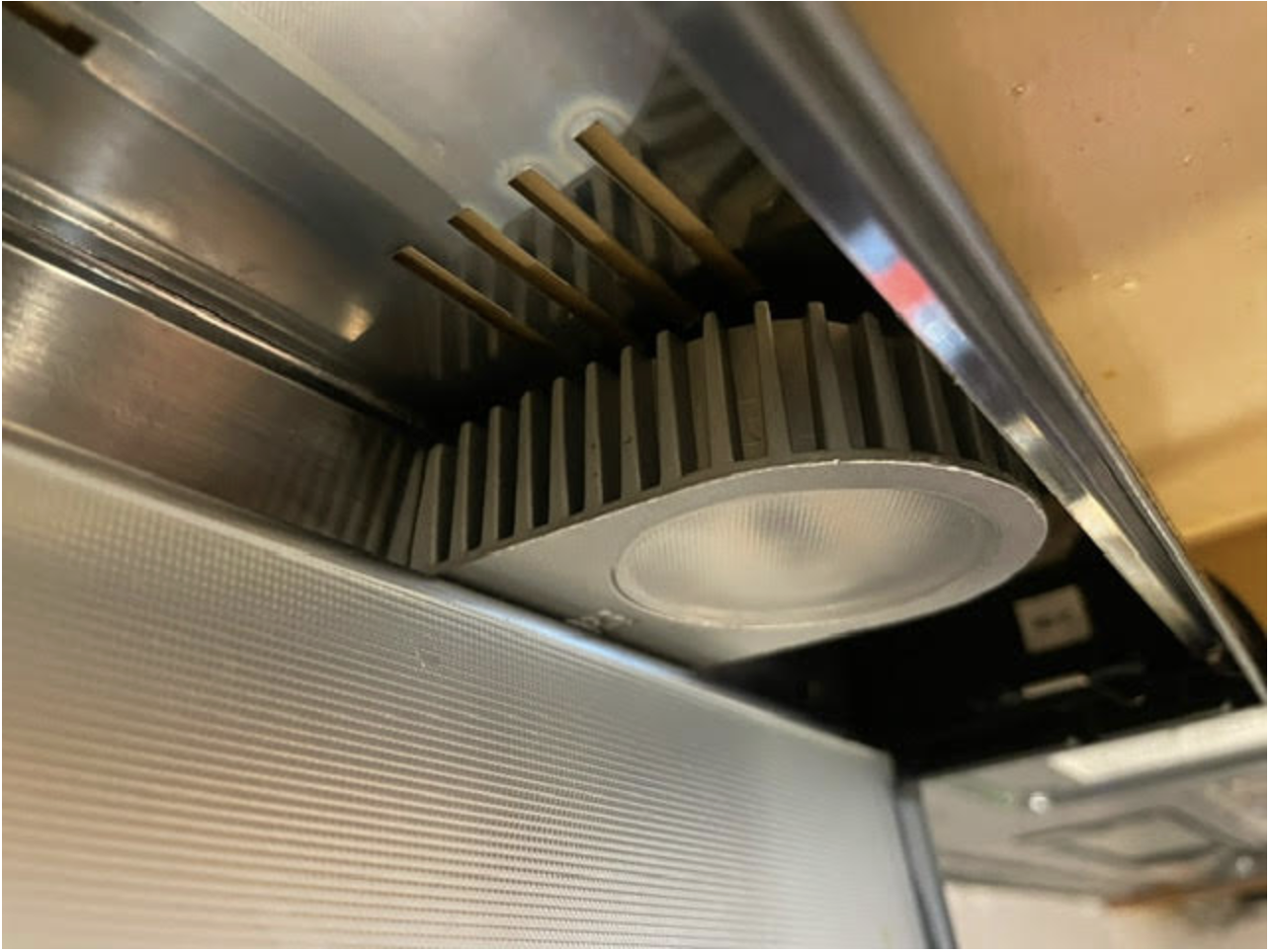 Anyone have experience replacing flickering under cabinet lights like these? | Scrolller