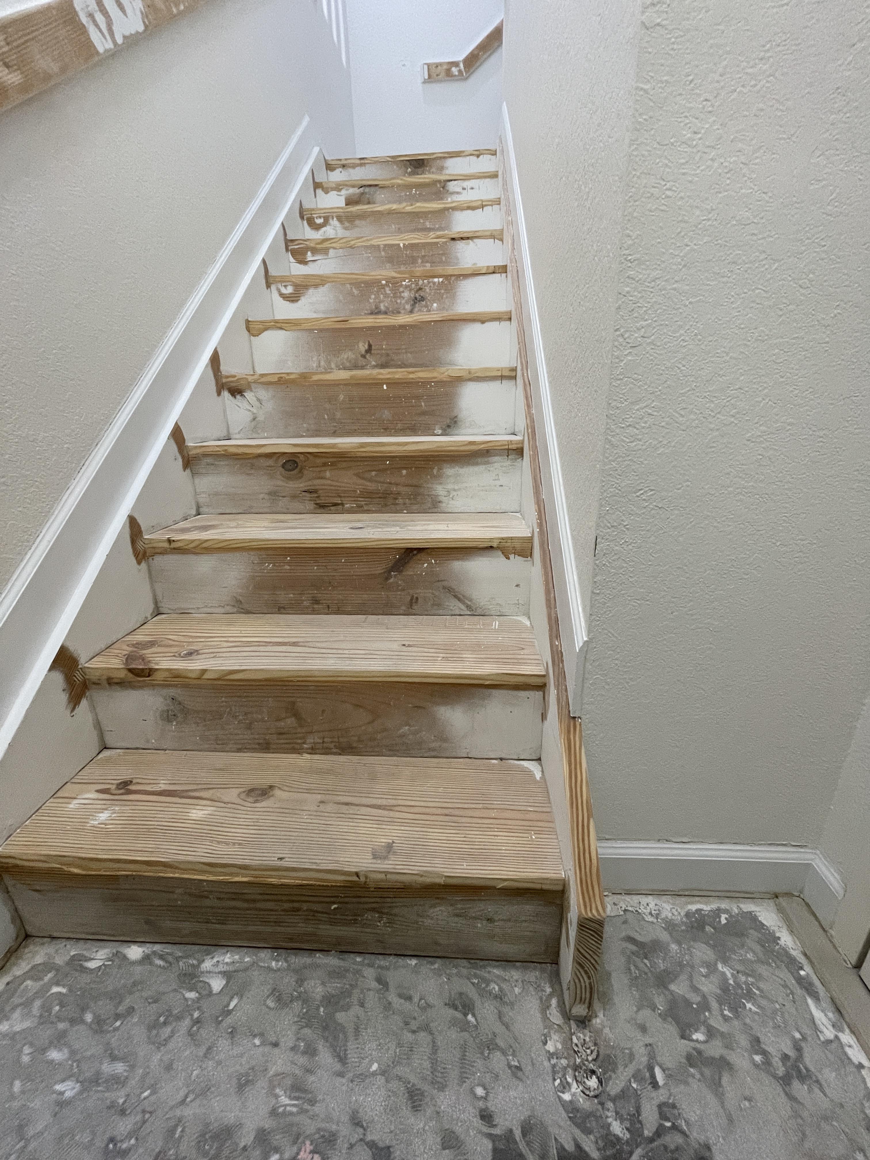 What are these called? At the top and bottoms of stairs | Scrolller