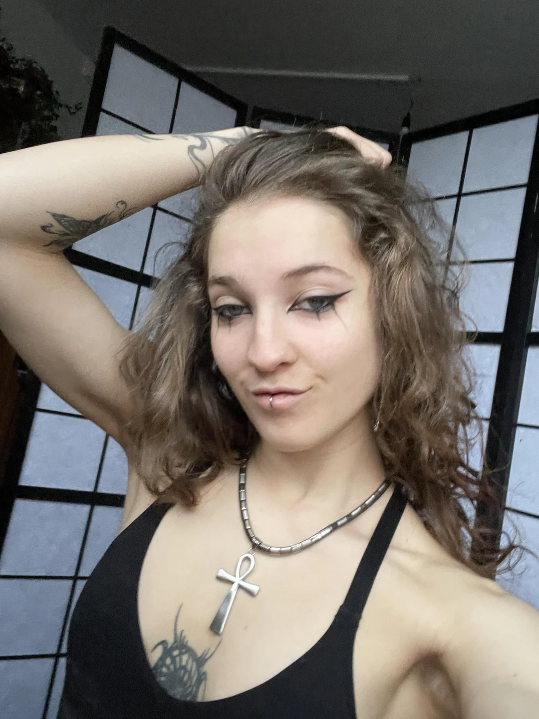 just slaying on my room | Scrolller