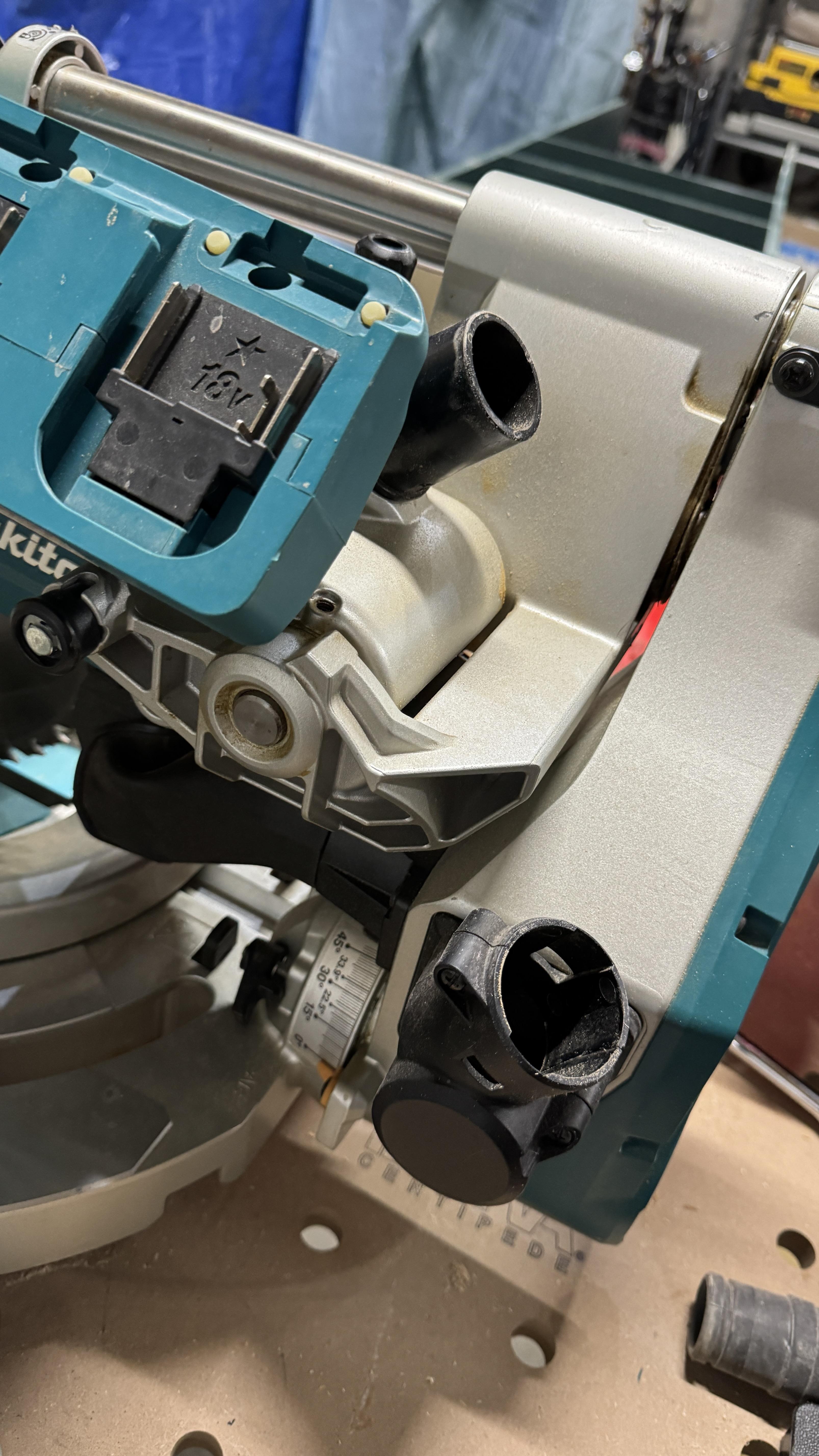 XSL06 Miter Saw missing dust hoses | Scrolller