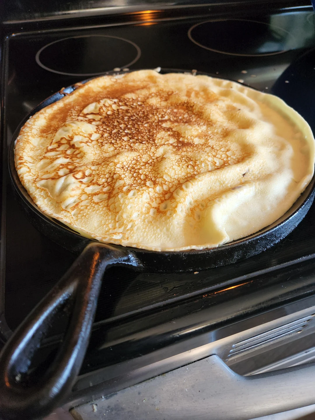 Saturday morning pancakes on my old McClary #9 round griddle. I love my vintage iron. | Scrolller