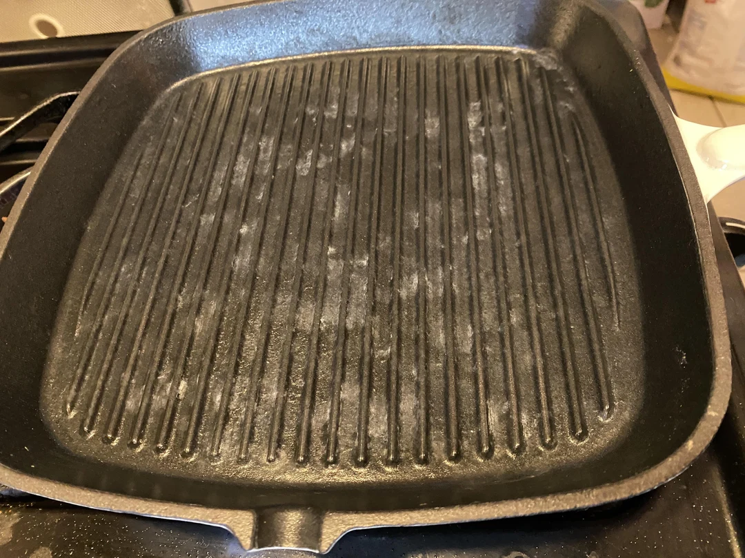 New cast iron, calcium deposits? | Scrolller