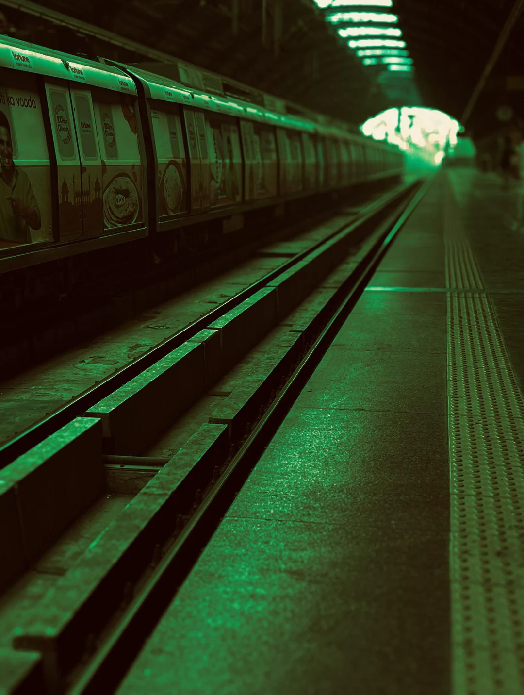 Life in a metro…just a random metro station click | Scrolller