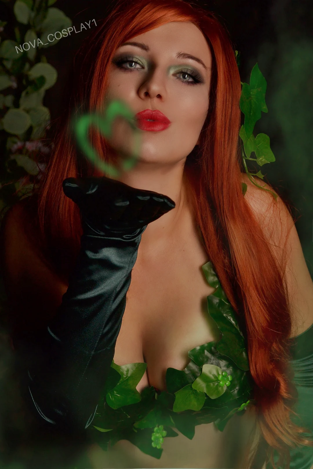 Poison Ivy cosplay | Scrolller
