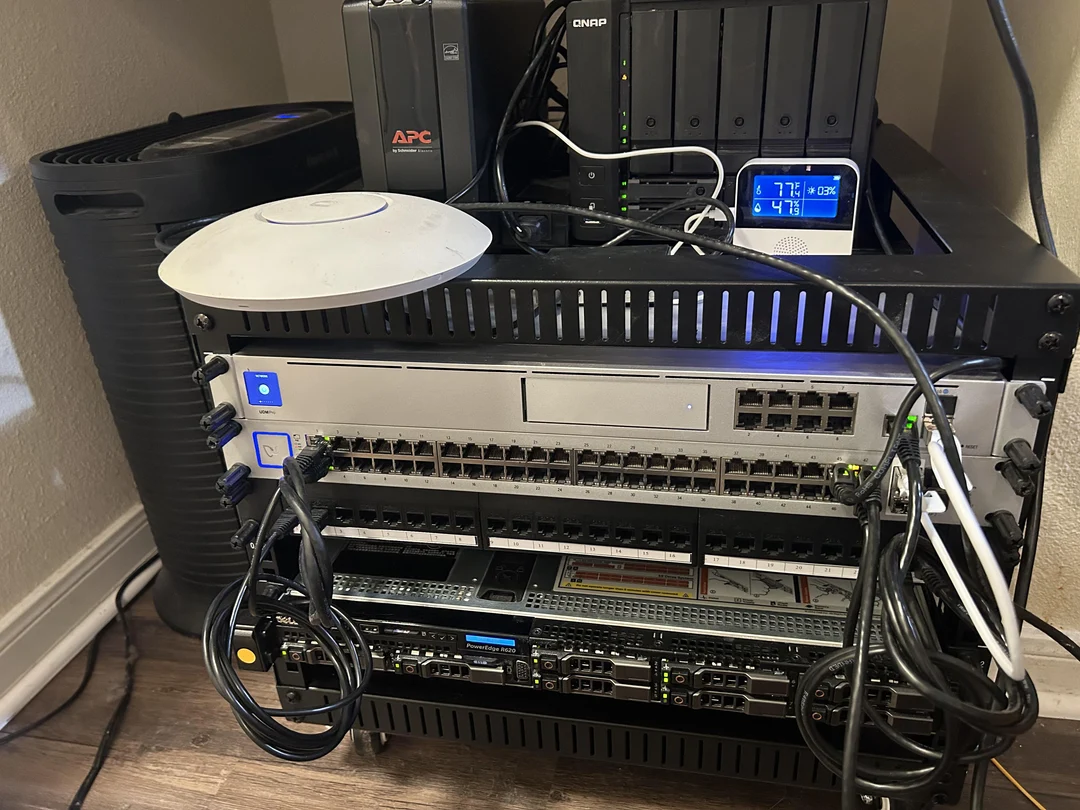 I set up my home lab in a rack. | Scrolller
