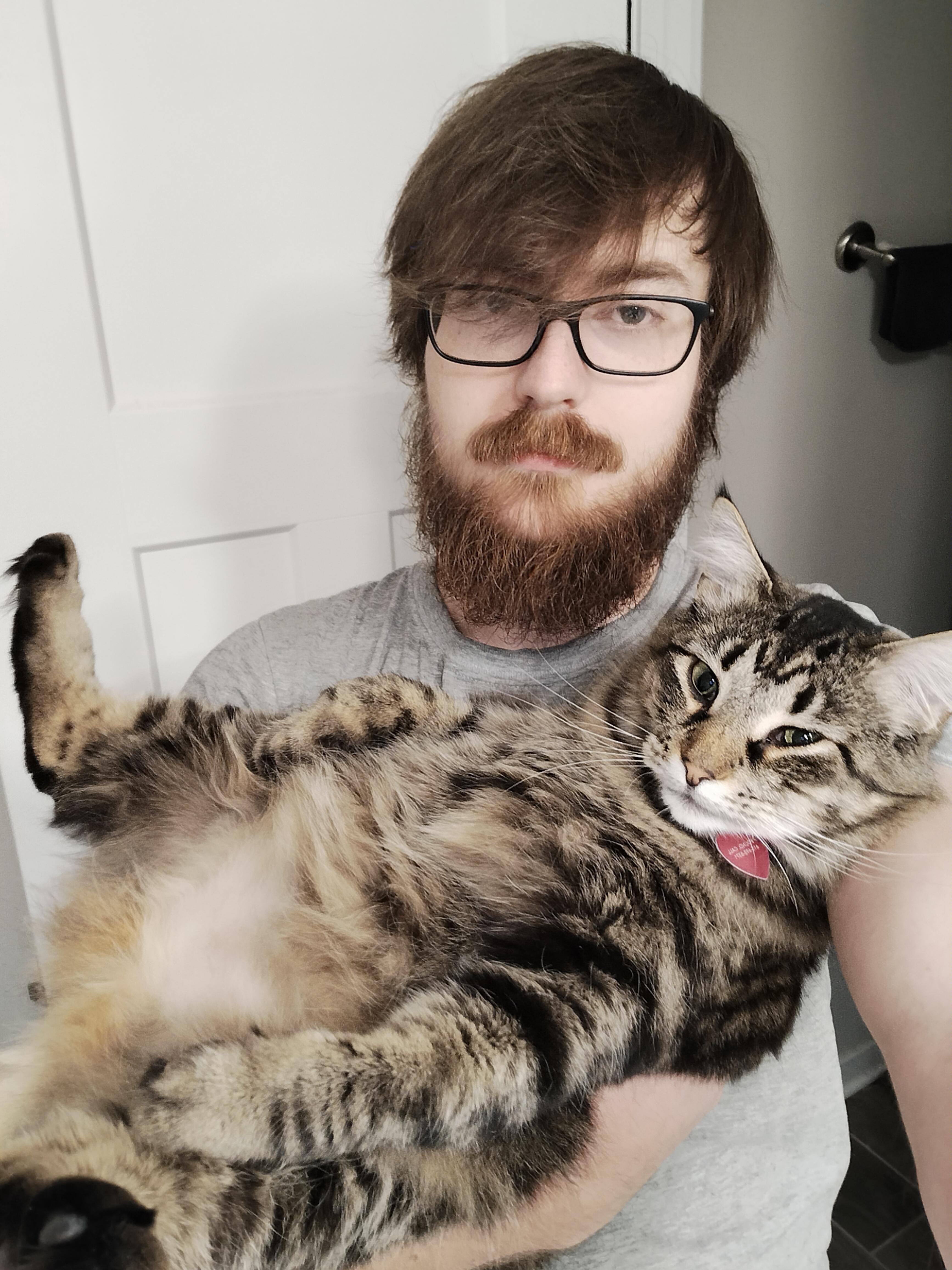 Silly floof | Scrolller