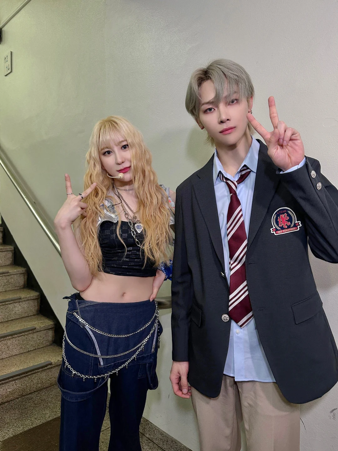230701 &TEAM Twitter Update with Lee Chaeyeon | Scrolller