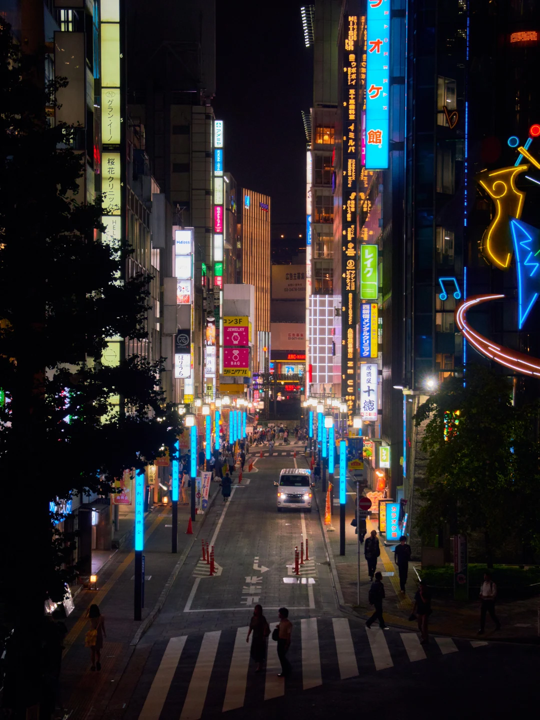 Shinjuku, Tokyo [OC] | Scrolller