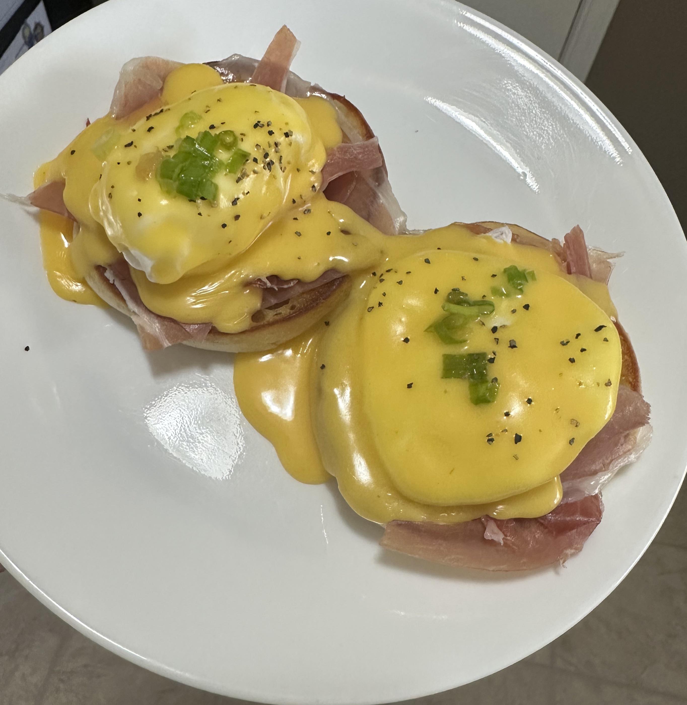 [Homemade] Eggs Benedict | Scrolller