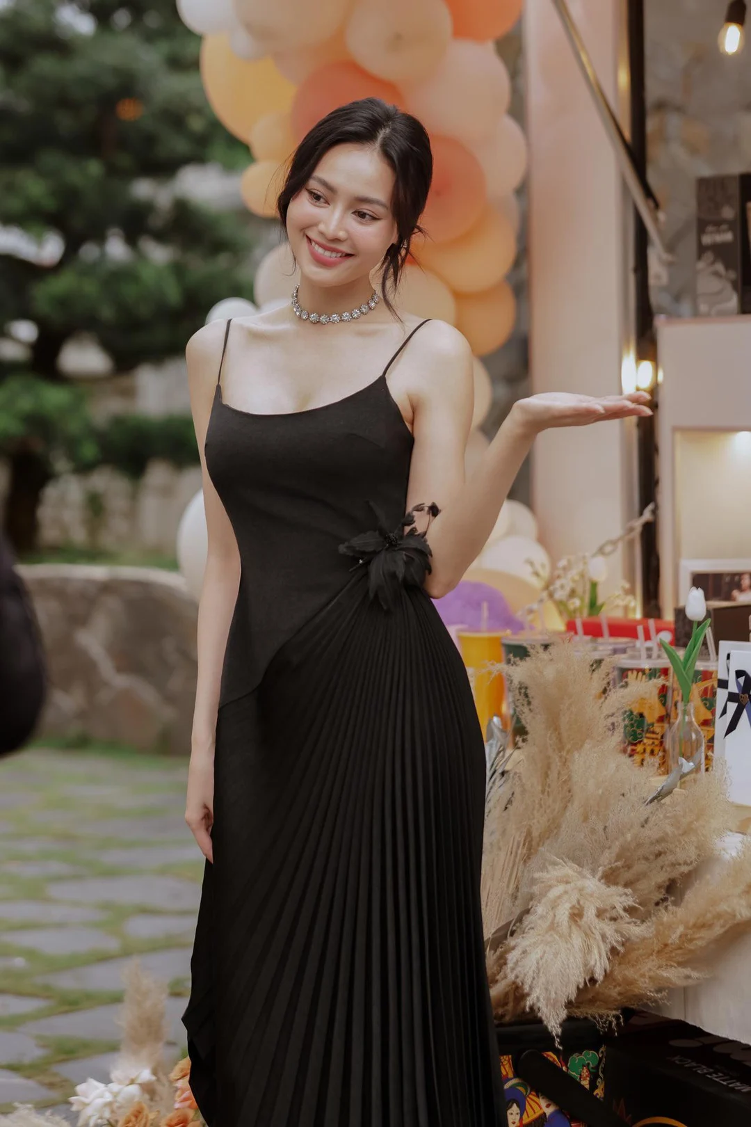 Lan Ngoc | Scrolller