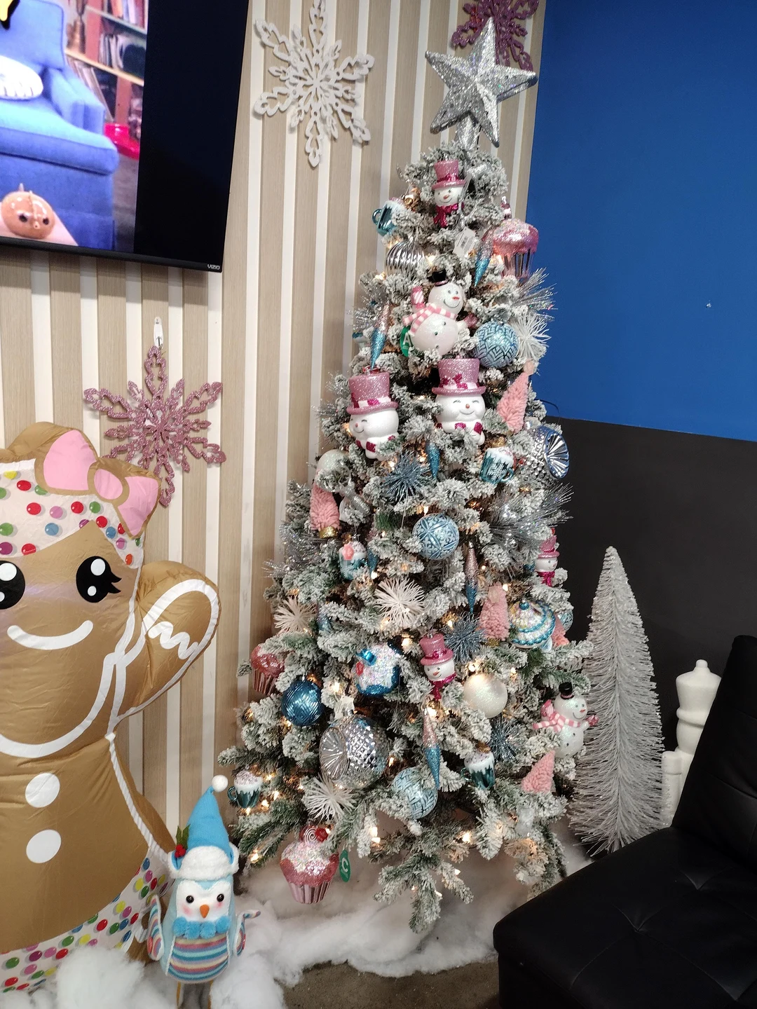 Merry Trans-mass! | Scrolller