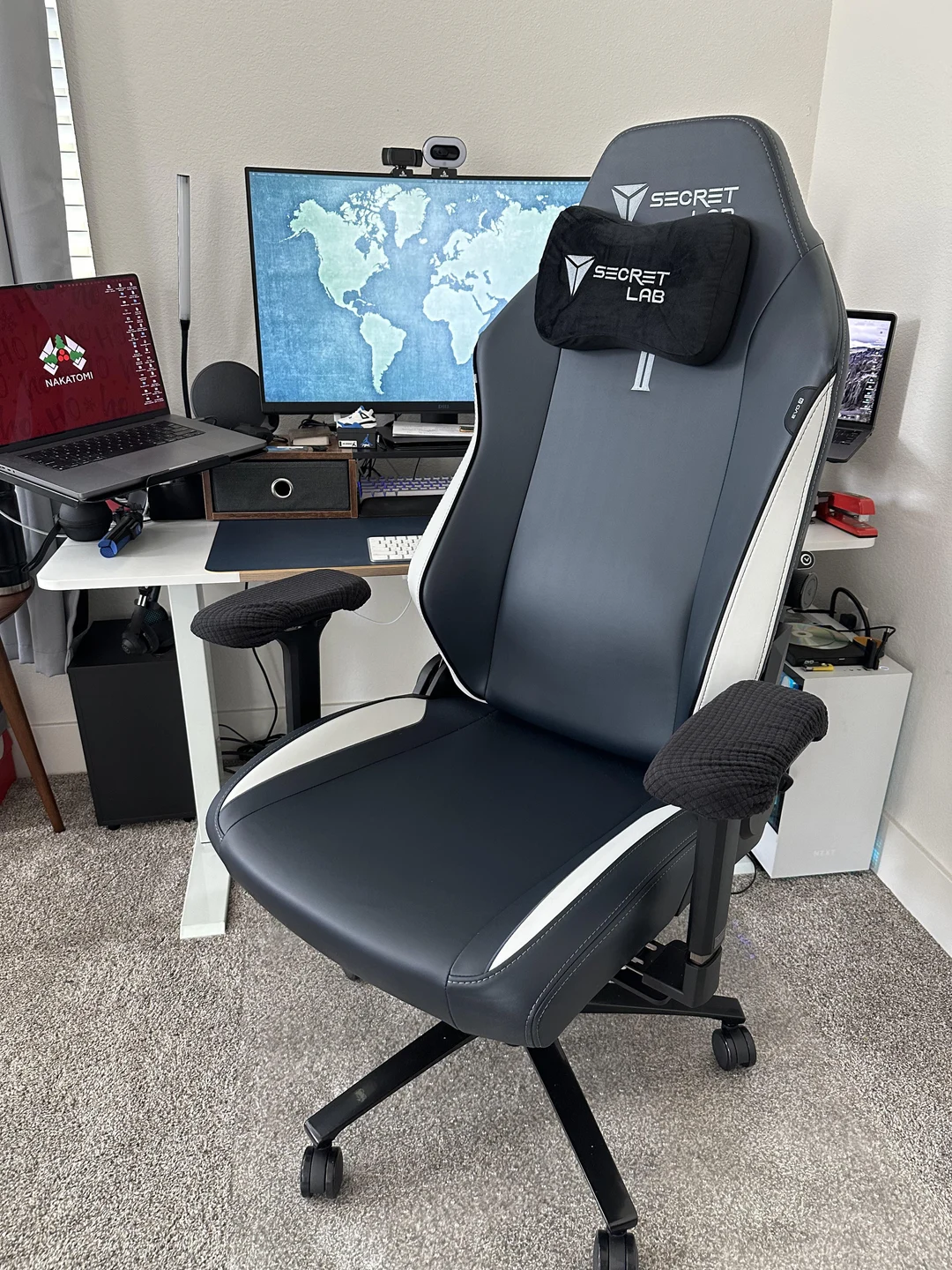 The Titan | Scrolller