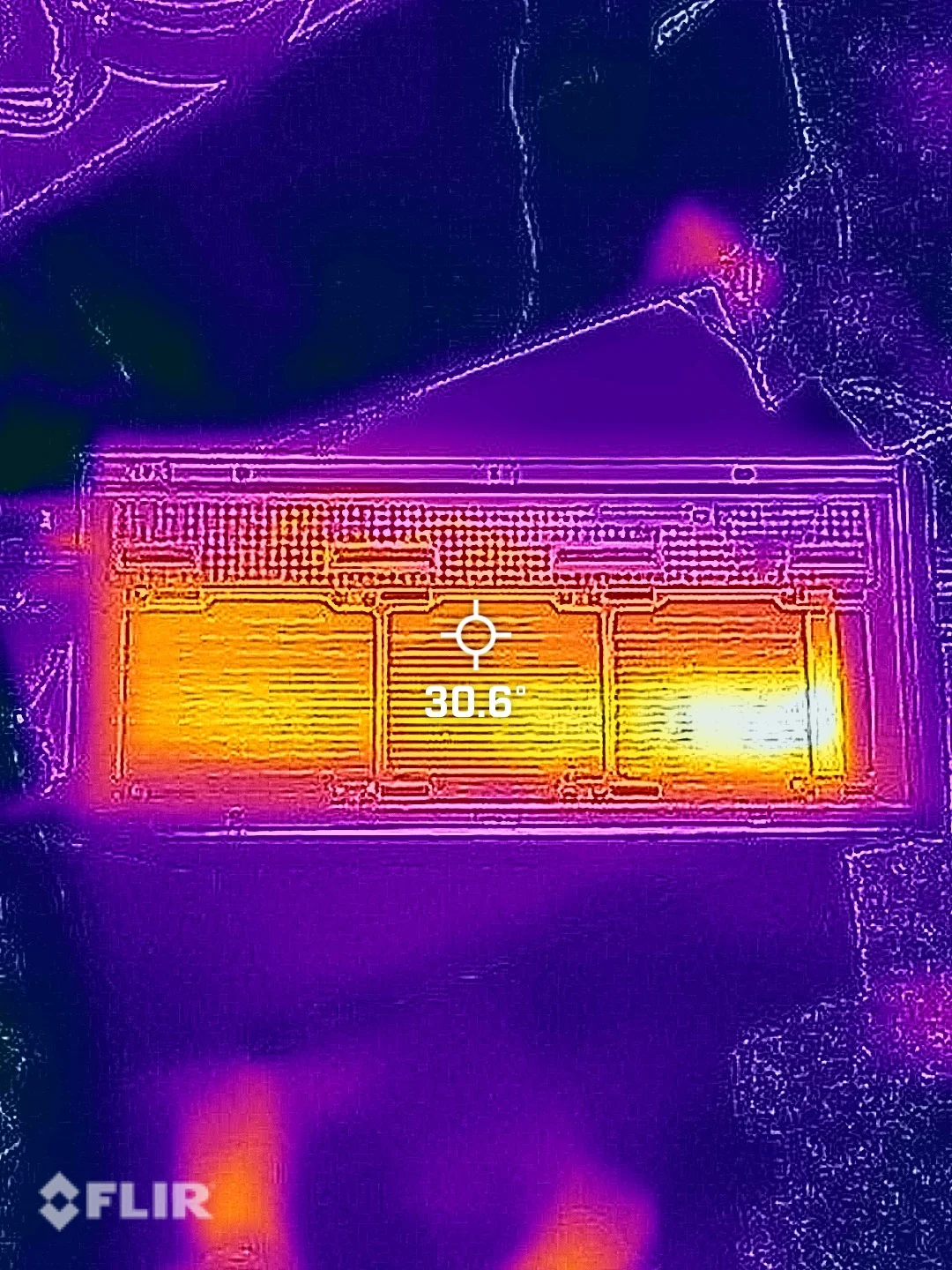 IR short of 360mm rad shows how quickly temperatures drop across the coolant path | Scrolller