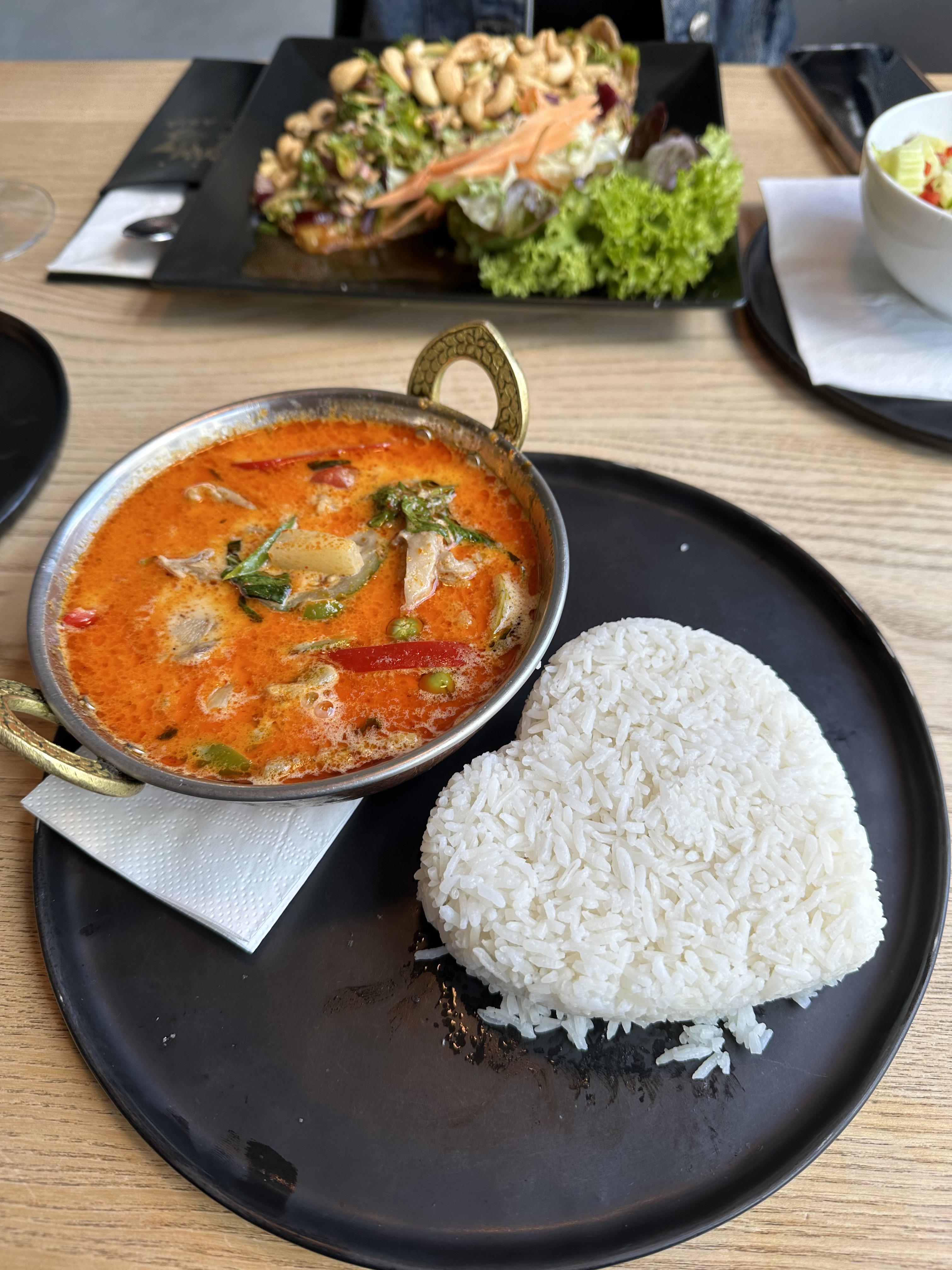 [i ate] Thai red curry with duck and jasmine rice. | Scrolller