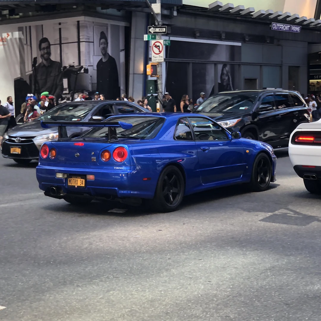 Nissan Skyline GT-R (R34) Spec V in Manhattan. [3024x3024] | Scrolller