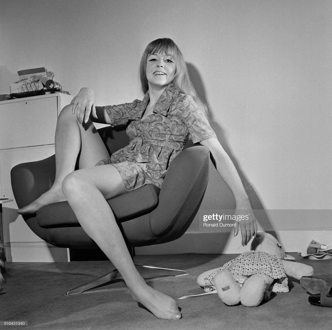 Vanessa Howard (1968) | Scrolller