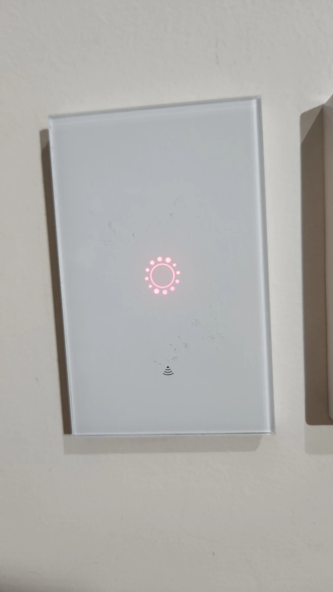 Does anyone know what app goes with this light switch? | Scrolller