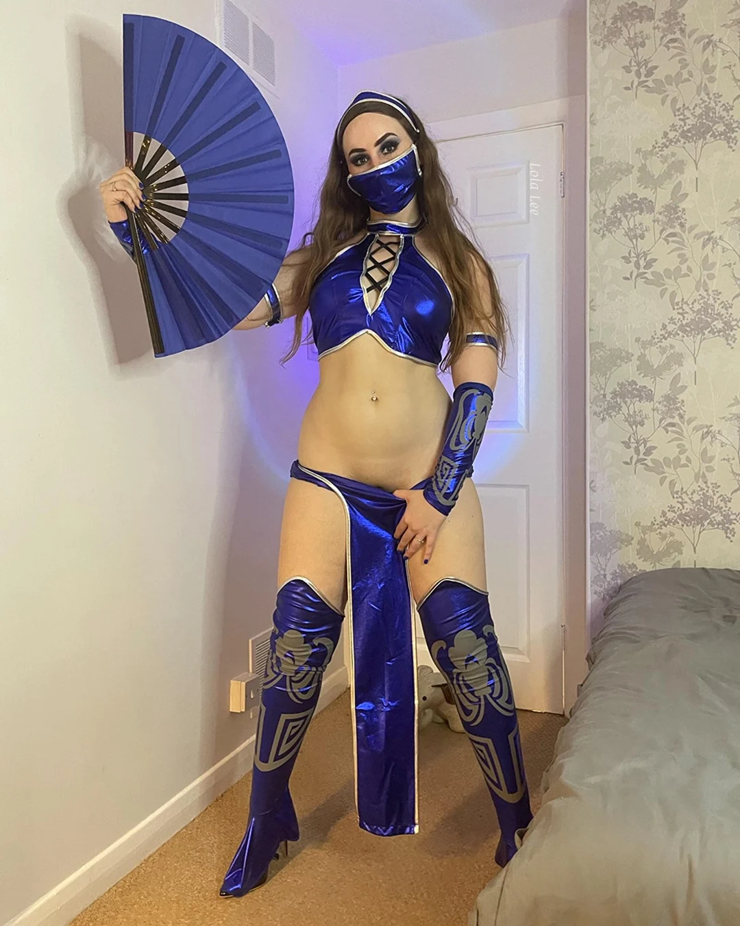 Kitana Cosplay, by me Lola Lee | Scrolller