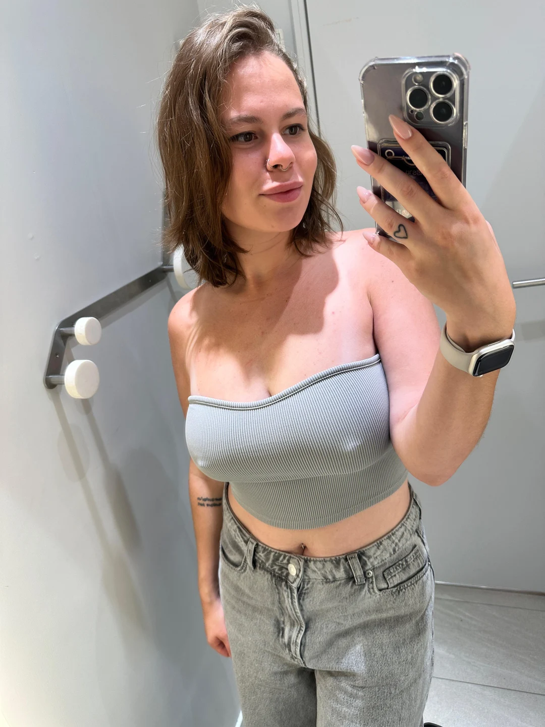 They are happy to be braless | Scrolller