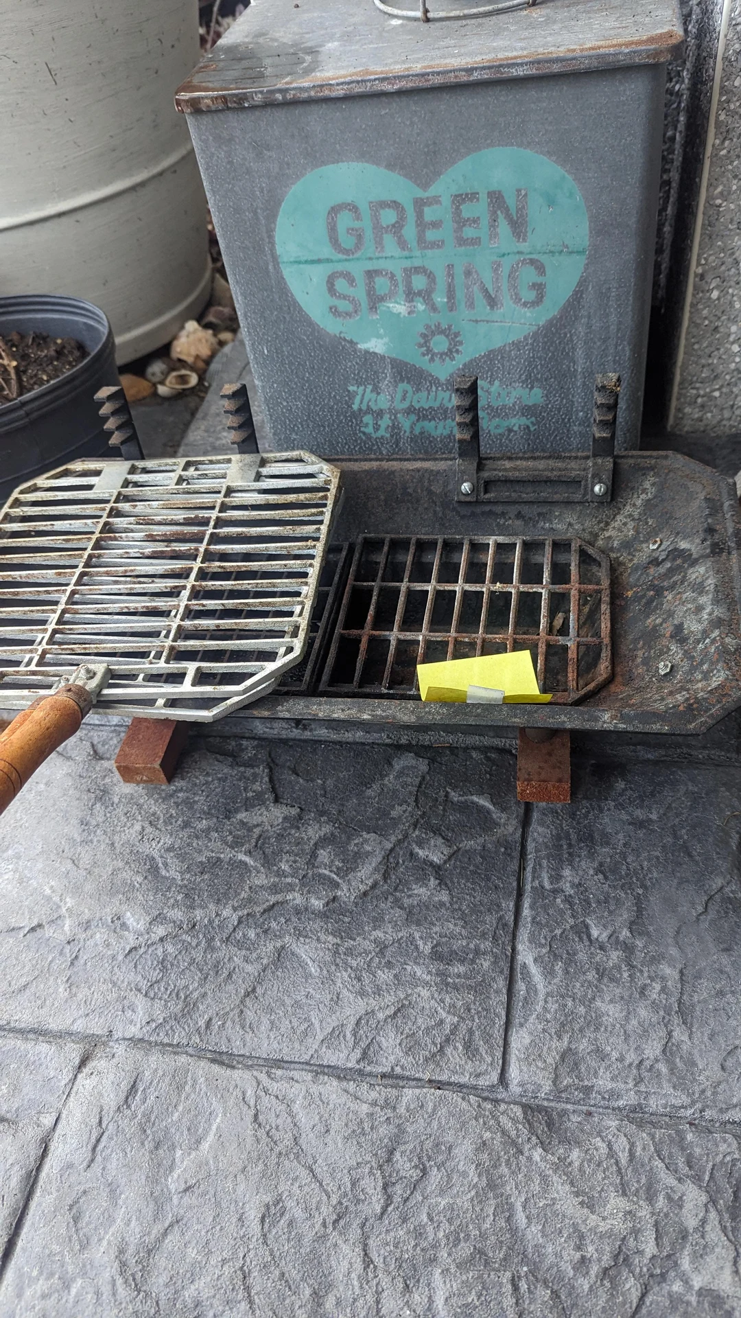 old hibachi grill | Scrolller